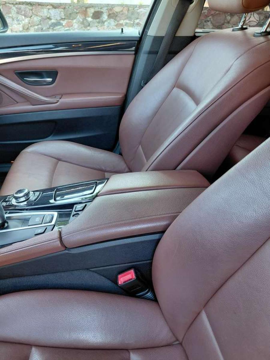 Black BMW 520 2011 in Marijampole, with an engine capacity of 2.00 L and mileage of 329 thousand km for 6600 €, photo 12 on AUTOMOTO.COM.LV