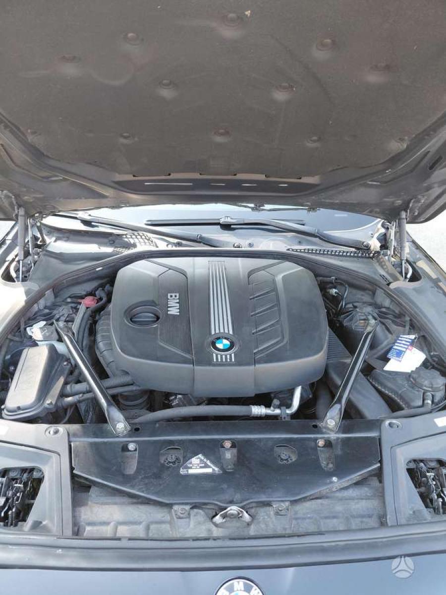 Black BMW 520 2011 in Marijampole, with an engine capacity of 2.00 L and mileage of 329 thousand km for 6600 €, photo 15 on AUTOMOTO.COM.LV