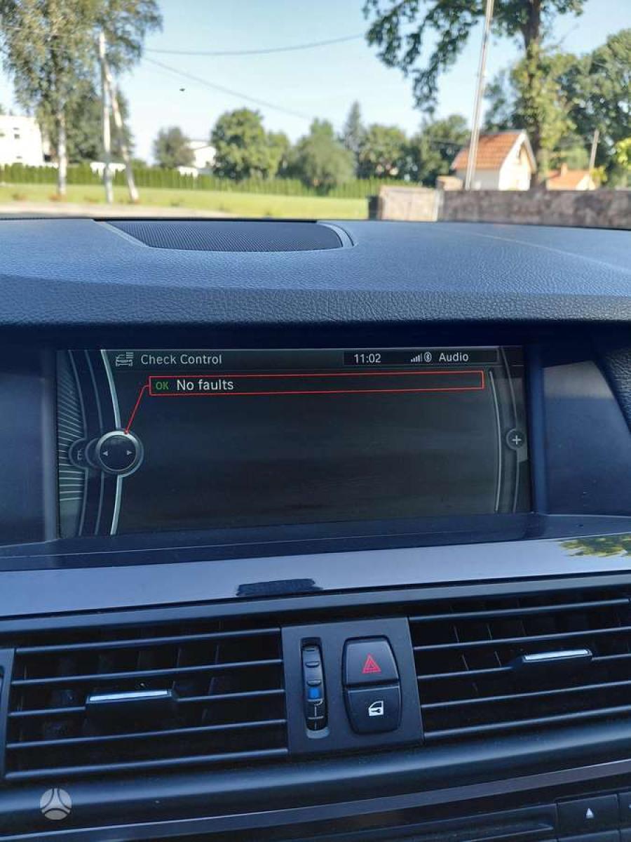 Black BMW 520 2011 in Marijampole, with an engine capacity of 2.00 L and mileage of 329 thousand km for 6600 €, photo 20 on AUTOMOTO.COM.LV