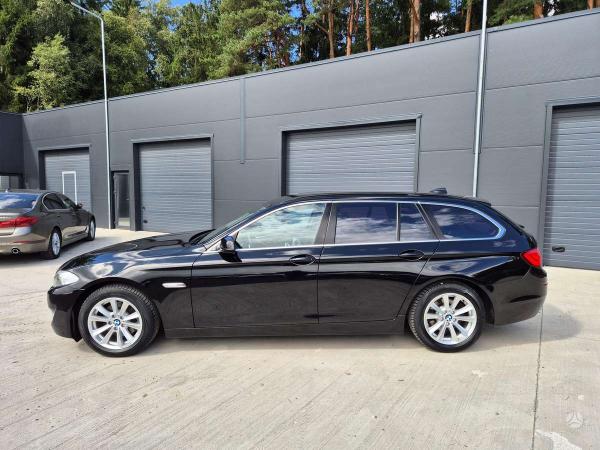Black BMW 520 2011 in Utena, with an engine capacity of 2.00 L and mileage of 300 thousand km for 6490 €, photo 6 on AUTOMOTO.COM.LV