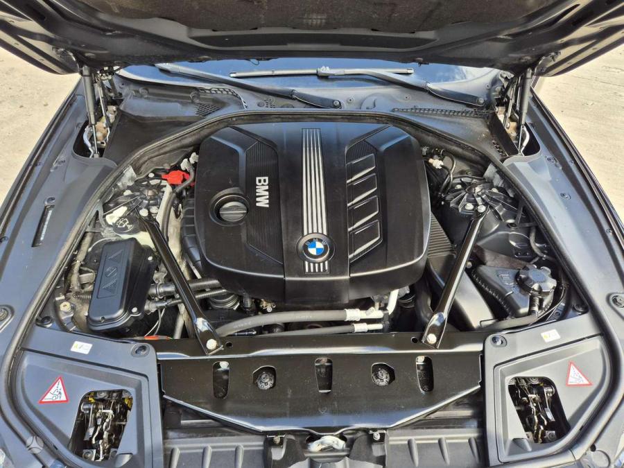 Black BMW 520 2011 in Utena, with an engine capacity of 2.00 L and mileage of 300 thousand km for 6490 €, photo 21 on AUTOMOTO.COM.LV