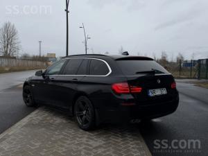 Black BMW 520 2011 in Riga, with an engine capacity of 2.00 L and mileage of 360 thousand km for 5499 €, photo 5 on AUTOMOTO.COM.LV