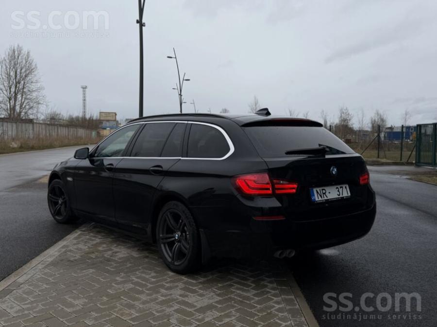 Black BMW 520 2011 in Riga, with an engine capacity of 2.00 L and mileage of 360 thousand km for 5499 €, photo 5 on AUTOMOTO.COM.LV