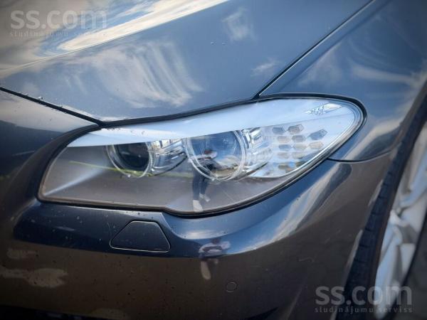 BMW 520 2011 Rīga vietnē Melns BMW 520 2011 Rīga, ar dzinēja tilpumu 2.00 L un nobraukumu 301 tūkst. km par 7800 €, foto 8 vietnē AUTOMOTO.COM.LV