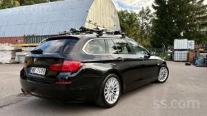 Black BMW 520 2011 in Riga, with an engine capacity of 2.00 L and mileage of 413 thousand km for 5250 €, photo 4 on AUTOMOTO.COM.LV