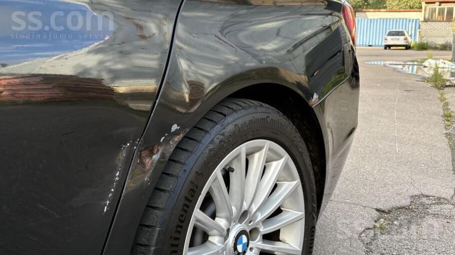 Black BMW 520 2011 in Riga, with an engine capacity of 2.00 L and mileage of 413 thousand km for 5250 €, photo 8 on AUTOMOTO.COM.LV