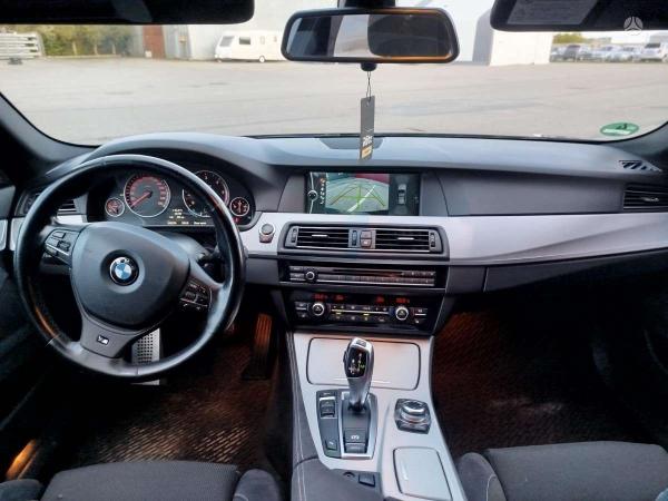 Black BMW 520 2011 in Kaunas, with an engine capacity of 2.00 L and mileage of 341 thousand km for 7999 €, photo 10 on AUTOMOTO.COM.LV