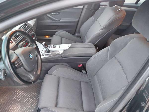 Black BMW 520 2011 in Kaunas, with an engine capacity of 2.00 L and mileage of 341 thousand km for 7999 €, photo 11 on AUTOMOTO.COM.LV