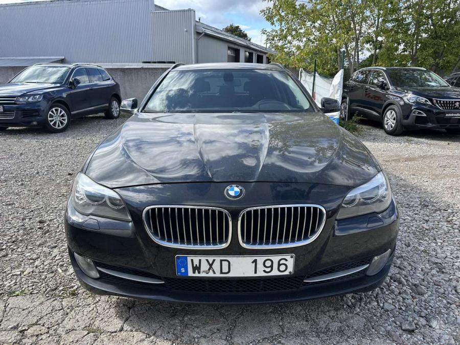 Melns BMW 520 2011 Šauļi, ar dzinēja tilpumu 2.00 L un nobraukumu 217 tūkst. km par 3650 €, foto 3 vietnē AUTOMOTO.COM.LV
