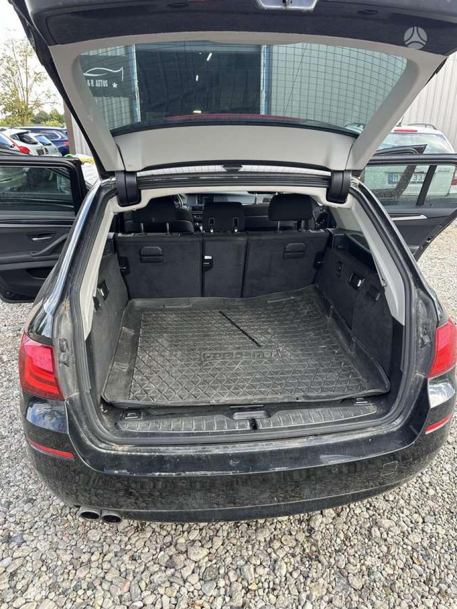 Melns BMW 520 2011 Šauļi, ar dzinēja tilpumu 2.00 L un nobraukumu 217 tūkst. km par 3650 €, foto 17 vietnē AUTOMOTO.COM.LV