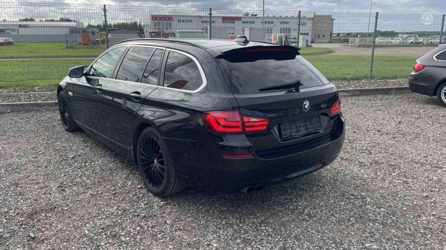 Black BMW 520 2011 in Marijampole, with an engine capacity of 2.00 L and mileage of 330 thousand km for 6990 €, photo 12 on AUTOMOTO.COM.LV