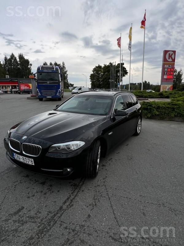 BMW 520 2011 in Riga on AUTOMOTO.COM.LV Black BMW 520 2011 in Riga, with an engine capacity of 2.00 L and mileage of 334 thousand km for 6200 €, photo 1 on AUTOMOTO.COM.LV