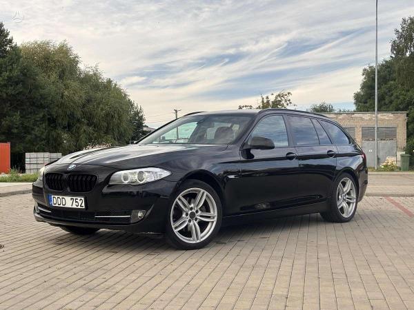 БМВ 520 2011 в Каунас на AUTOMOTO.COM.LV Черный БМВ 520 2011 в Каунас, объемом двигателя 2.00 л и пробегом 360 тыс. км за 6999 €, фото 1 на AUTOMOTO.COM.LV