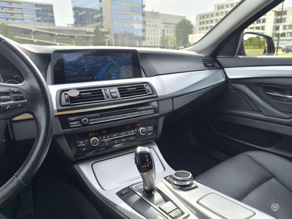 Black BMW 520 2011 in Vilnius, with an engine capacity of 2.00 L and mileage of 322 thousand km for 6700 €, photo 9 on AUTOMOTO.COM.LV