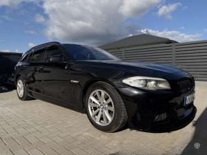 Black BMW 520 2011 in Kaunas, with an engine capacity of 2.00 L and mileage of 326 thousand km for 10000 €, photo 4 on AUTOMOTO.COM.LV