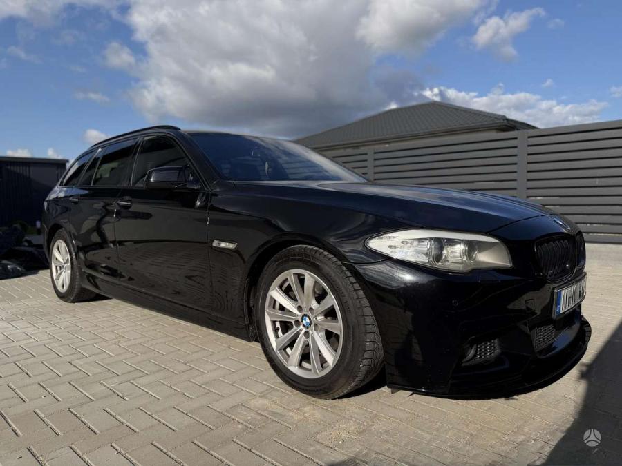 Black BMW 520 2011 in Kaunas, with an engine capacity of 2.00 L and mileage of 326 thousand km for 10000 €, photo 4 on AUTOMOTO.COM.LV