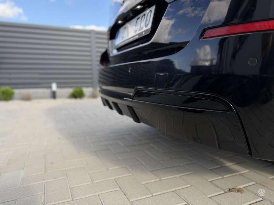 Black BMW 520 2011 in Kaunas, with an engine capacity of 2.00 L and mileage of 326 thousand km for 10000 €, photo 8 on AUTOMOTO.COM.LV