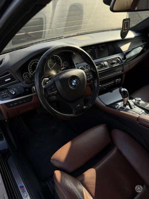 Black BMW 520 2011 in Kaunas, with an engine capacity of 2.00 L and mileage of 326 thousand km for 10000 €, photo 9 on AUTOMOTO.COM.LV