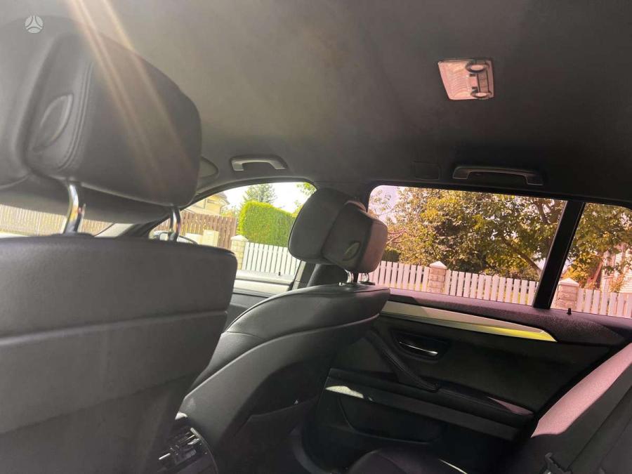 Black BMW 520 2011 in Vilkaviskis, with an engine capacity of 2.00 L and mileage of 300 thousand km for 8200 €, photo 9 on AUTOMOTO.COM.LV