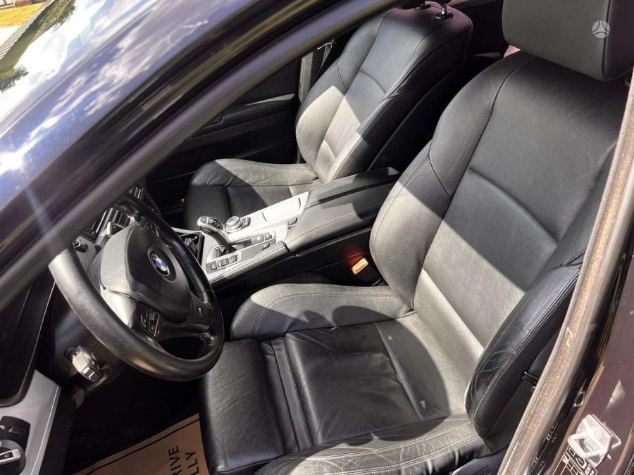 Black BMW 520 2011 in Vilkaviskis, with an engine capacity of 2.00 L and mileage of 300 thousand km for 8200 €, photo 11 on AUTOMOTO.COM.LV