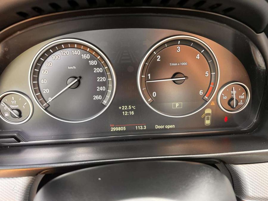 Black BMW 520 2011 in Vilkaviskis, with an engine capacity of 2.00 L and mileage of 300 thousand km for 8200 €, photo 12 on AUTOMOTO.COM.LV