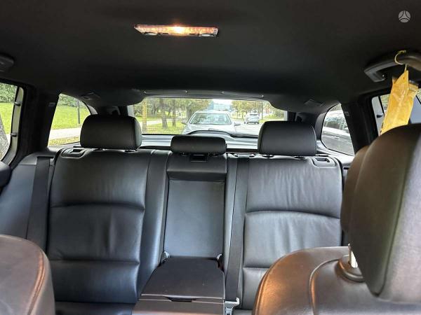 Melns BMW 520 2011 Viļņa, ar dzinēja tilpumu 2.00 L un nobraukumu 340 tūkst. km par 4100 €, foto 10 vietnē AUTOMOTO.COM.LV