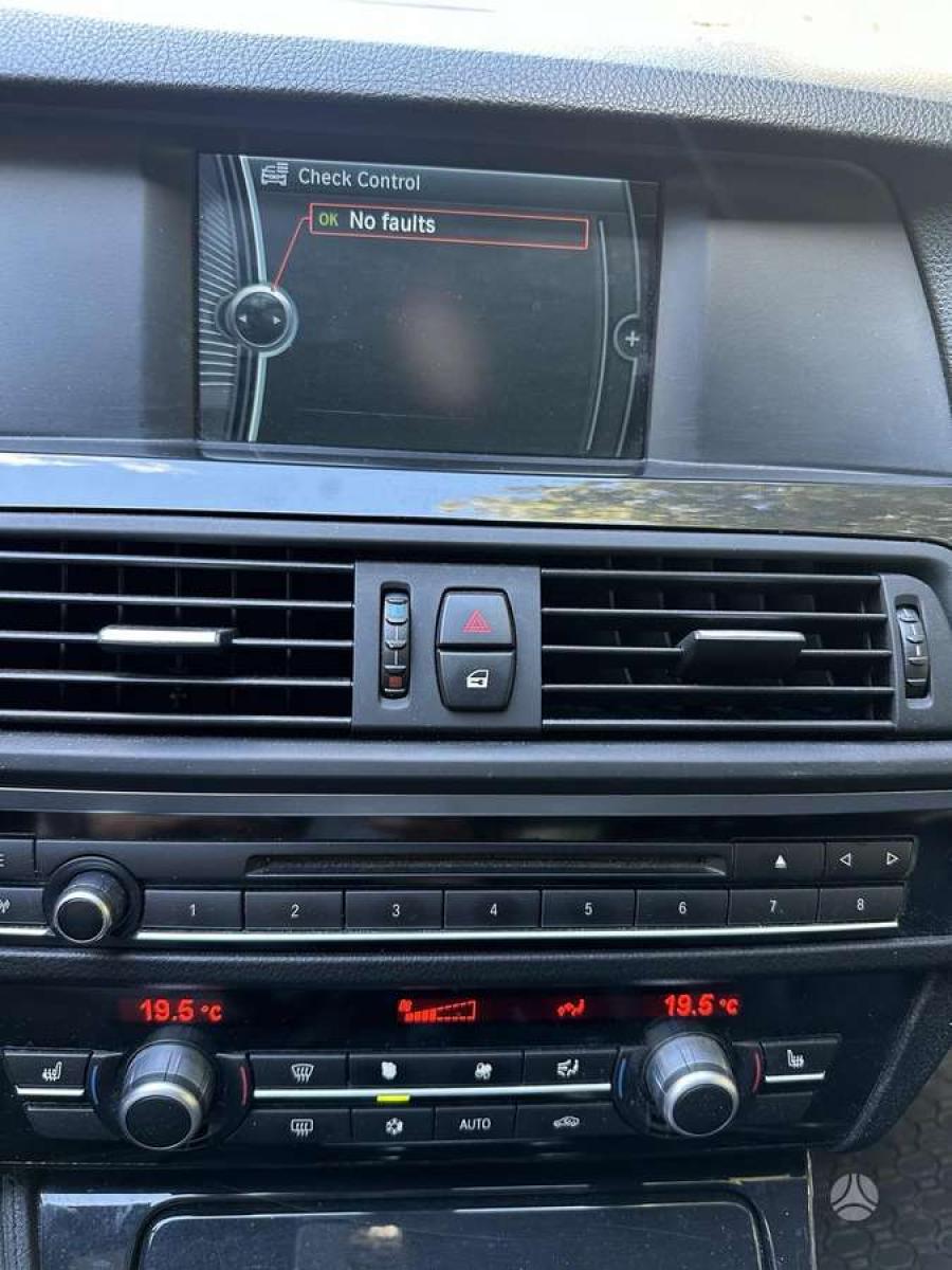 Black BMW 520 2011 in Vilnius, with an engine capacity of 2.00 L and mileage of 340 thousand km for 4100 €, photo 13 on AUTOMOTO.COM.LV