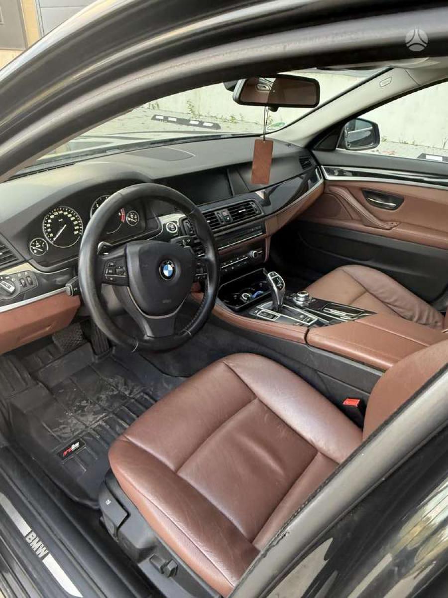 Melns BMW 520 2011 Šauļi, ar dzinēja tilpumu 2.00 L un nobraukumu 291 tūkst. km par 7200 €, foto 18 vietnē AUTOMOTO.COM.LV