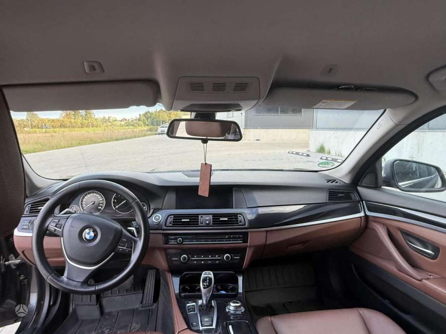 Melns BMW 520 2011 Šauļi, ar dzinēja tilpumu 2.00 L un nobraukumu 291 tūkst. km par 7200 €, foto 25 vietnē AUTOMOTO.COM.LV