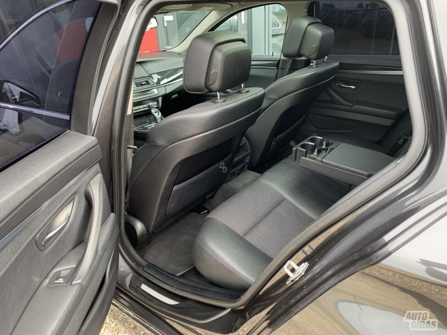 Melns BMW 520 2011 Kauņa, ar dzinēja tilpumu 2.00 L un nobraukumu 313 tūkst. km par 6999 €, foto 30 vietnē AUTOMOTO.COM.LV