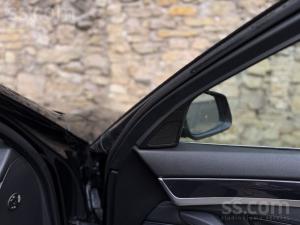 Black BMW 520 2011 in Cesis, with an engine capacity of 2.00 L and mileage of 280 thousand km for 8450 €, photo 18 on AUTOMOTO.COM.LV