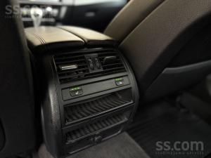 Black BMW 520 2011 in Cesis, with an engine capacity of 2.00 L and mileage of 280 thousand km for 8450 €, photo 19 on AUTOMOTO.COM.LV