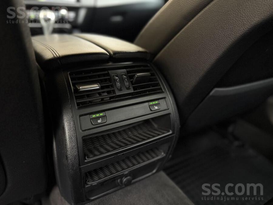 Black BMW 520 2011 in Cesis, with an engine capacity of 2.00 L and mileage of 280 thousand km for 8450 €, photo 19 on AUTOMOTO.COM.LV