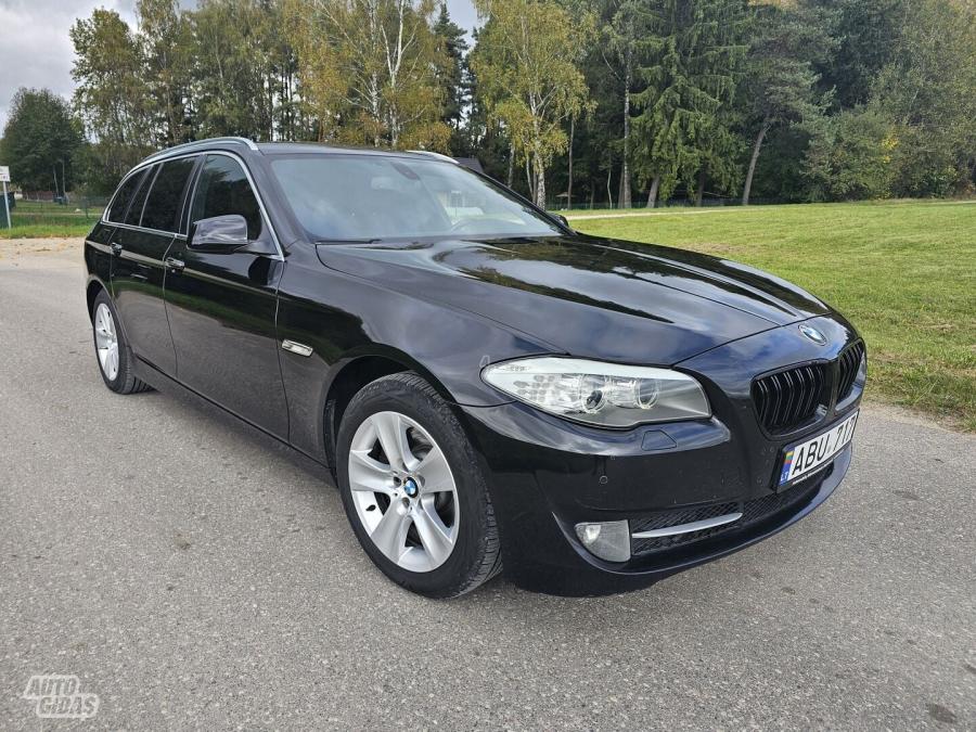 Melns BMW 520 2011 Viļņa, ar dzinēja tilpumu 2.00 L un nobraukumu 380 tūkst. km par 5700 €, foto 5 vietnē AUTOMOTO.COM.LV