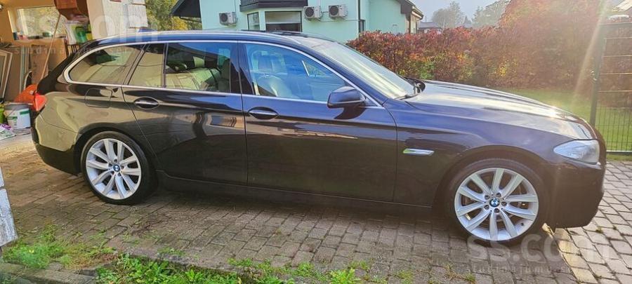 Black BMW 520 2011 in Jelgava, with an engine capacity of 2.00 L and mileage of 498 thousand km for 9300 €, photo 3 on AUTOMOTO.COM.LV