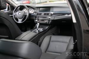 Black BMW 520 2012 in Tukums, with an engine capacity of 2.00 L and mileage of 264 thousand km for 10000 €, photo 13 on AUTOMOTO.COM.LV