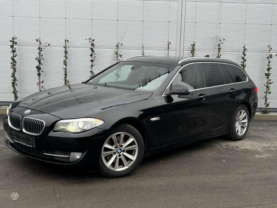 Black BMW 520 2012 in Utena, with an engine capacity of 2.00 L and mileage of 264 thousand km for 7650 €, photo 1 on AUTOMOTO.COM.LV