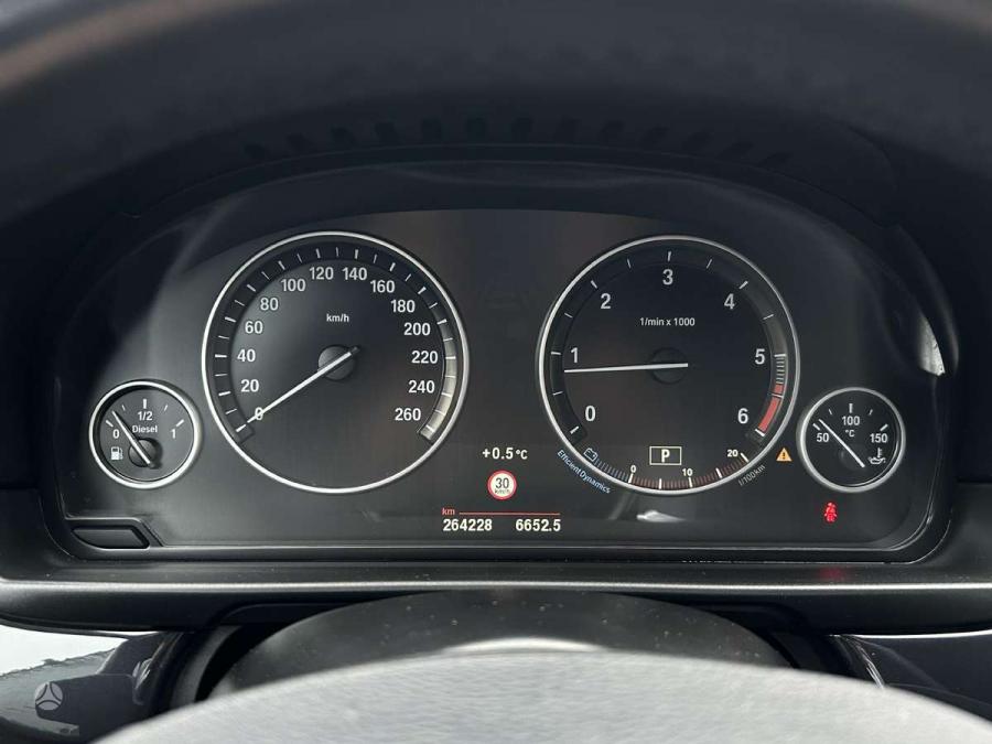 Black BMW 520 2012 in Utena, with an engine capacity of 2.00 L and mileage of 264 thousand km for 7650 €, photo 11 on AUTOMOTO.COM.LV