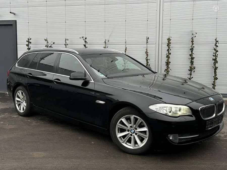Black BMW 520 2012 in Utena, with an engine capacity of 2.00 L and mileage of 264 thousand km for 7650 €, photo 16 on AUTOMOTO.COM.LV