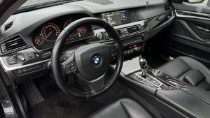 Black BMW 520 2012 in Vilnius, with an engine capacity of 2.00 L and mileage of 250 thousand km for 9000 €, photo 8 on AUTOMOTO.COM.LV