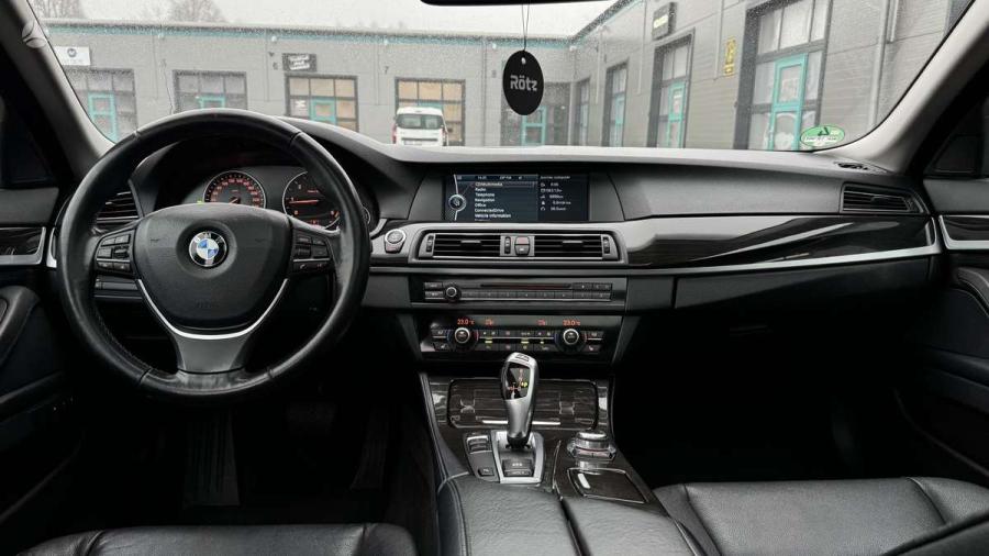 Black BMW 520 2012 in Vilnius, with an engine capacity of 2.00 L and mileage of 250 thousand km for 9000 €, photo 9 on AUTOMOTO.COM.LV