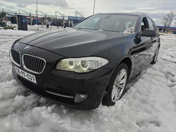 Black BMW 520 2012 in Klaipeda, with an engine capacity of 2.00 L and mileage of 282 thousand km for 5990 €, photo 1 on AUTOMOTO.COM.LV