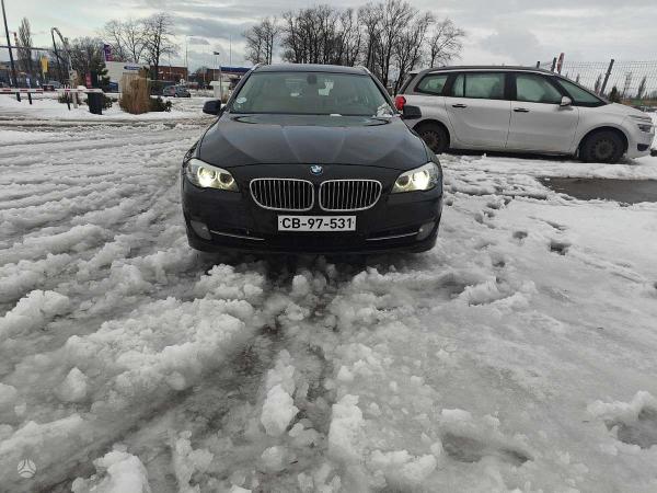 Black BMW 520 2012 in Klaipeda, with an engine capacity of 2.00 L and mileage of 282 thousand km for 5990 €, photo 7 on AUTOMOTO.COM.LV