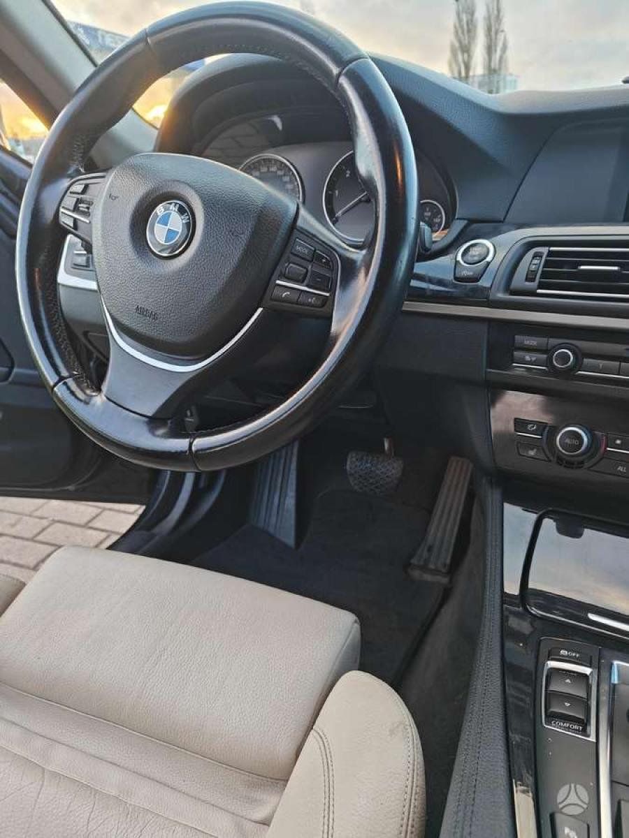 Black BMW 520 2012 in Klaipeda, with an engine capacity of 2.00 L and mileage of 282 thousand km for 5990 €, photo 12 on AUTOMOTO.COM.LV