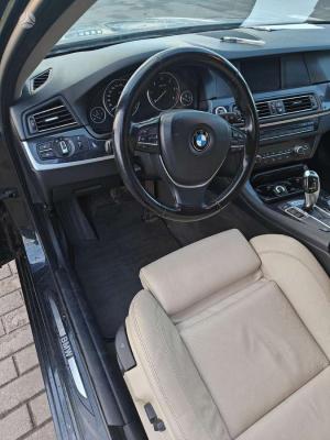 Black BMW 520 2012 in Klaipeda, with an engine capacity of 2.00 L and mileage of 282 thousand km for 5990 €, photo 17 on AUTOMOTO.COM.LV