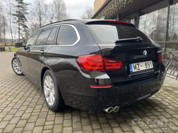 Black BMW 520 2012 in Jelgava, with an engine capacity of 2.00 L and mileage of 244 thousand km for 9990 €, photo 4 on AUTOMOTO.COM.LV