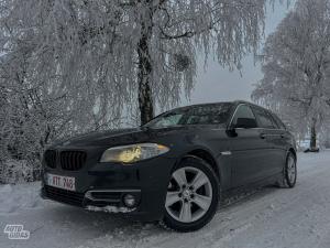 Melns BMW 520 2012 Kauņa, ar dzinēja tilpumu 2.00 L un nobraukumu 338 tūkst. km par 5650 €, foto  vietnē AUTOMOTO.COM.LV