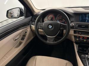 Melns BMW 520 2012 Marijampole, ar dzinēja tilpumu 2.00 L un nobraukumu 330 tūkst. km par 7999 €, foto 19 vietnē AUTOMOTO.COM.LV
