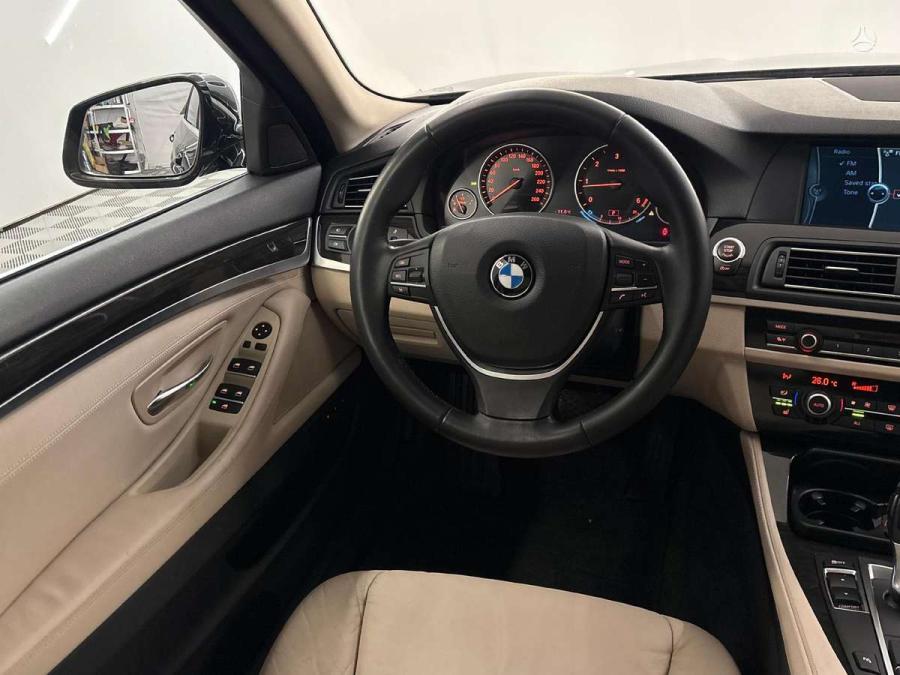 Melns BMW 520 2012 Marijampole, ar dzinēja tilpumu 2.00 L un nobraukumu 330 tūkst. km par 7999 €, foto 19 vietnē AUTOMOTO.COM.LV
