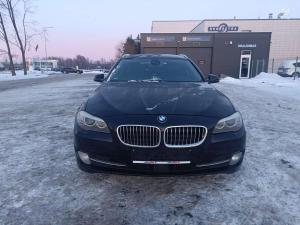 Melns BMW 520 2012 Panevēža, ar dzinēja tilpumu 2.00 L un nobraukumu 270 tūkst. km par 7600 €, foto  vietnē AUTOMOTO.COM.LV